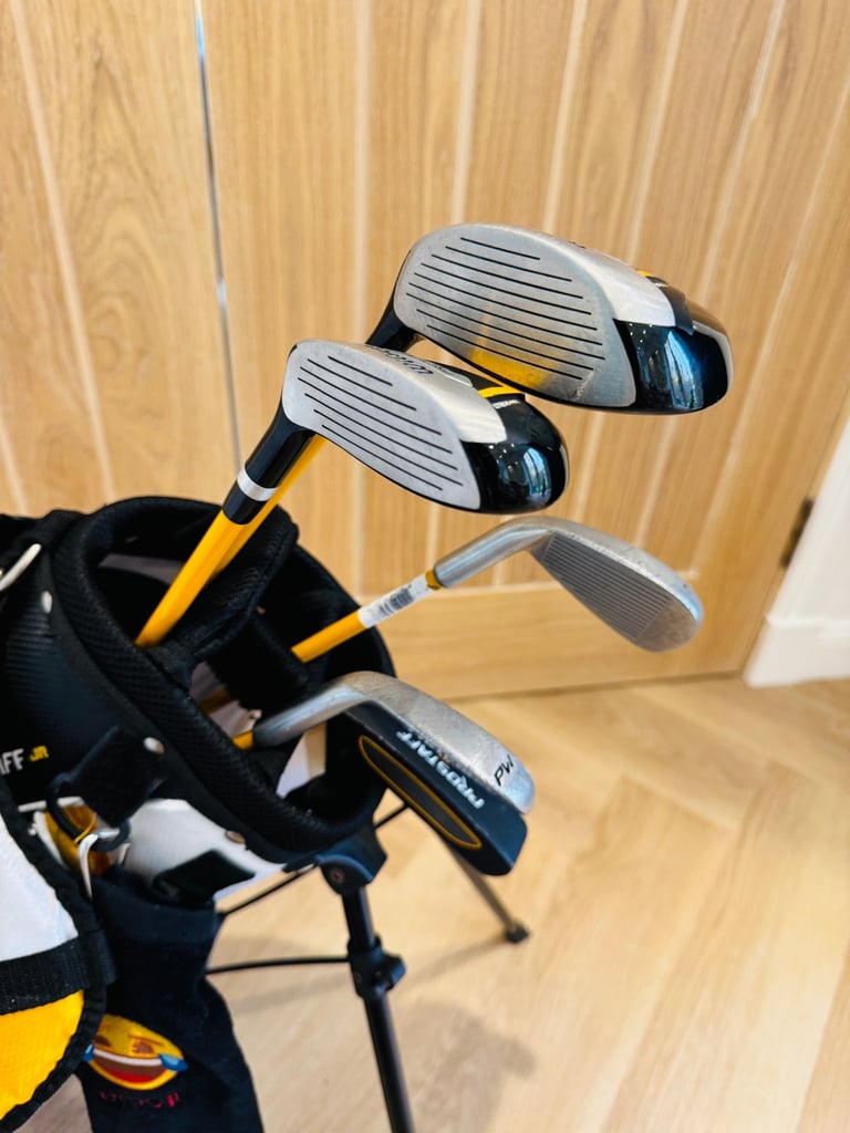 Wilson Junior Golf Set 8-11 year old - Great condition | in Southside ...