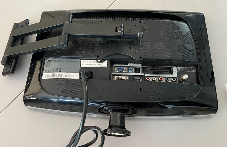 SAMSUNG 933HD 19 inch LCD; HDMI TV WITH WALL BRACKET | in Greenford ...