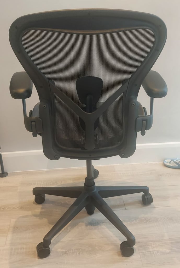 New herman miller aeron remastered size B office desk chair fully ...