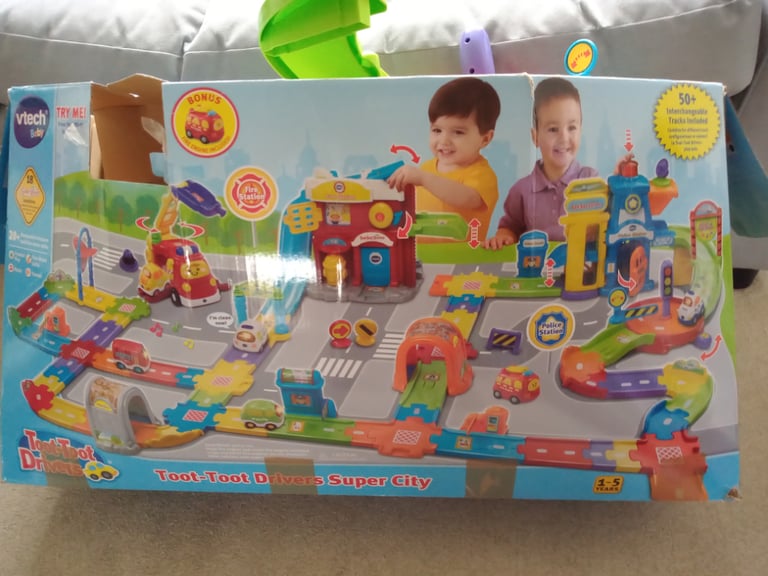 CHILDRENS V TECH TOOT TOOT DRIVERS SUPER CITY CAR SET RP £65 | in ...