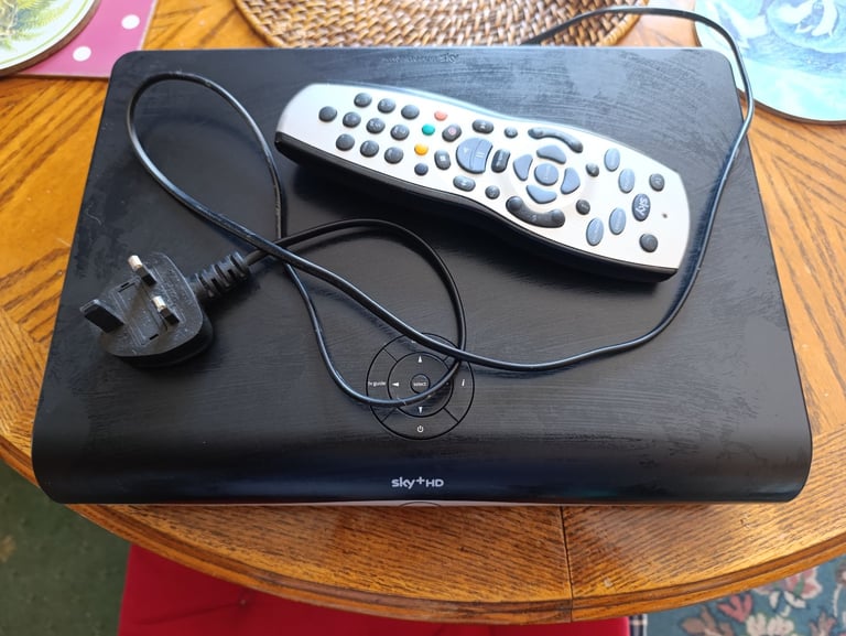 Sky+ HD box Satellite receiver with Sky Viewing card and remote | in ...