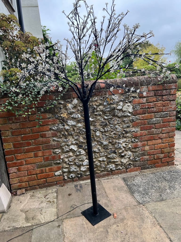 Christmas light tree | in Henley-on-Thames, Oxfordshire | Gumtree