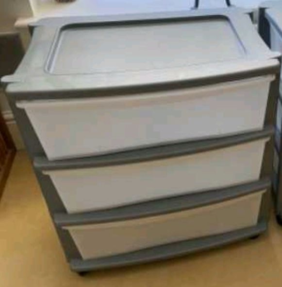 Extra Wide Drawers Plastic Storage Unit Draws on castors £20 | in ...