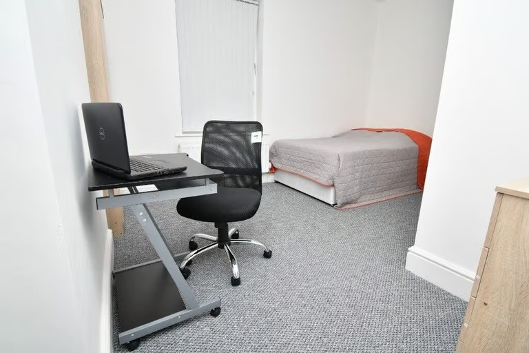 4 BED HMO BURNLEY FOR SALE ** ONLY £15,000 CASH ** REQUIRED | in Leeds ...