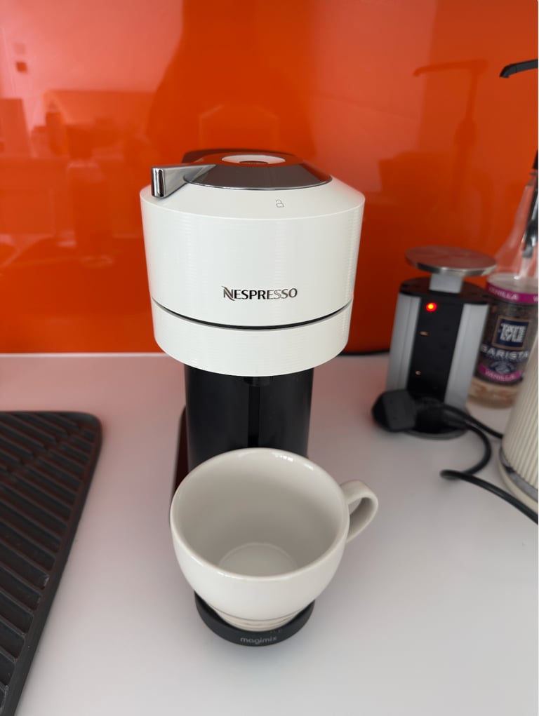 NESPRESSO VERTUO NEXT Machine - White - 5 months old - Originally ...