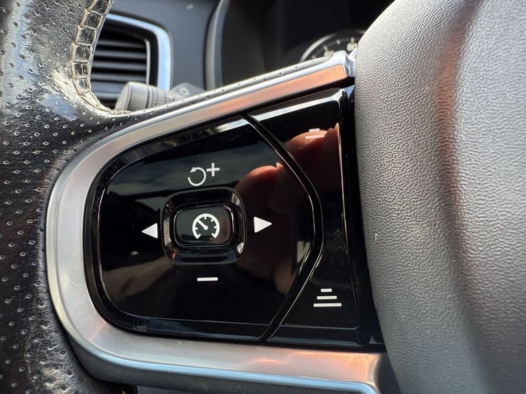 2017 Volvo XC90 2.0h T8 Twin Engine 10.4kWh R-Design Pro SUV 5dr Petrol ...