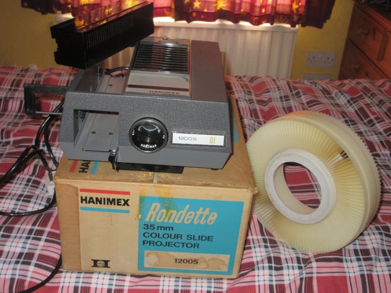Hanimex 35mm Slide Projector, Screen and Stand | in Ripley, Surrey ...