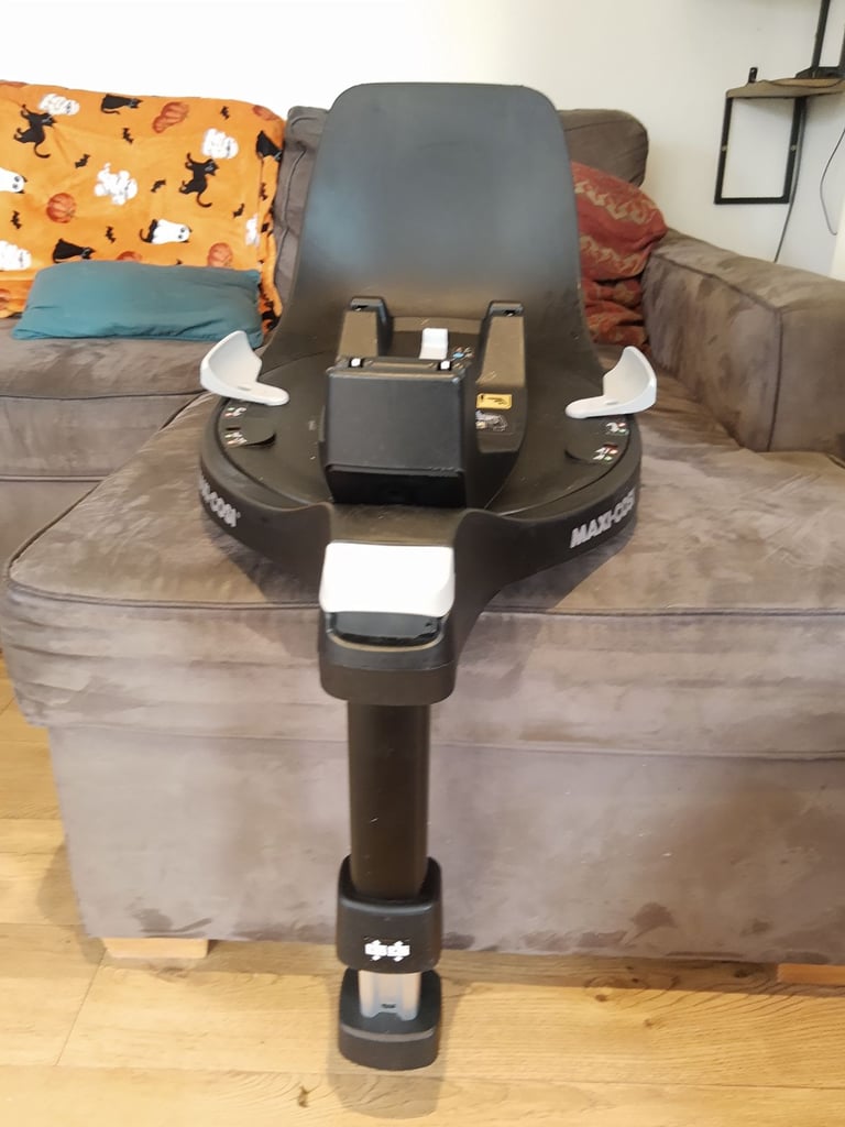 Maxi Cosi Pearl 360 + Isofix Base + Infant insert | in Dunfermline ...