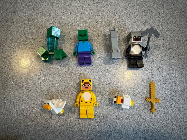 Lego Minecraft Treehouse | in Lisvane, Cardiff | Gumtree