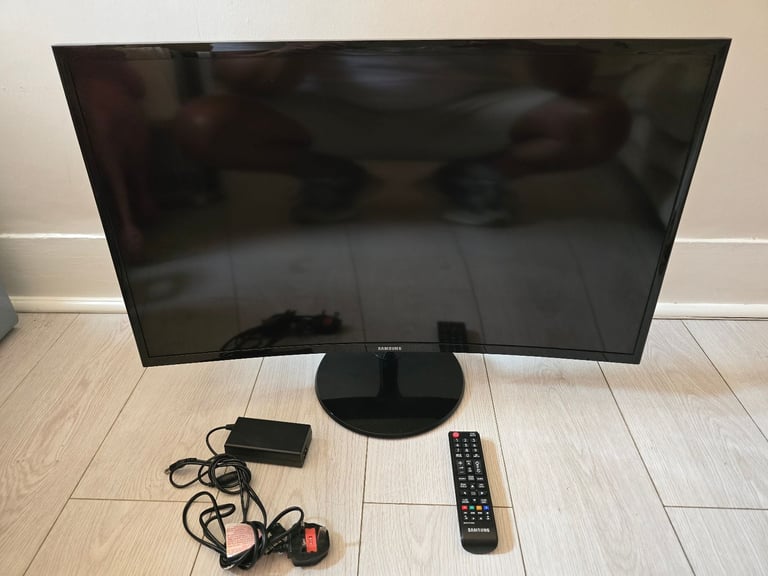 Samsung 32" Full HD 1080p LED Curved TV Monitor with Freeview HD ...