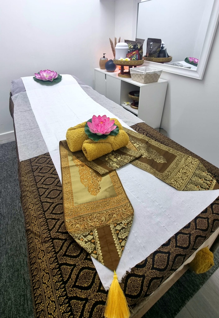 Thai deep tissue and relaxing massage 2 ladies mold | in Mold ...