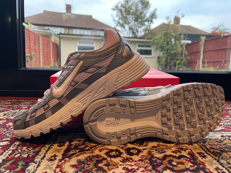 Nike p6000 unsex in Doll/White/Smoke Grey/Metallic Silver | in ...