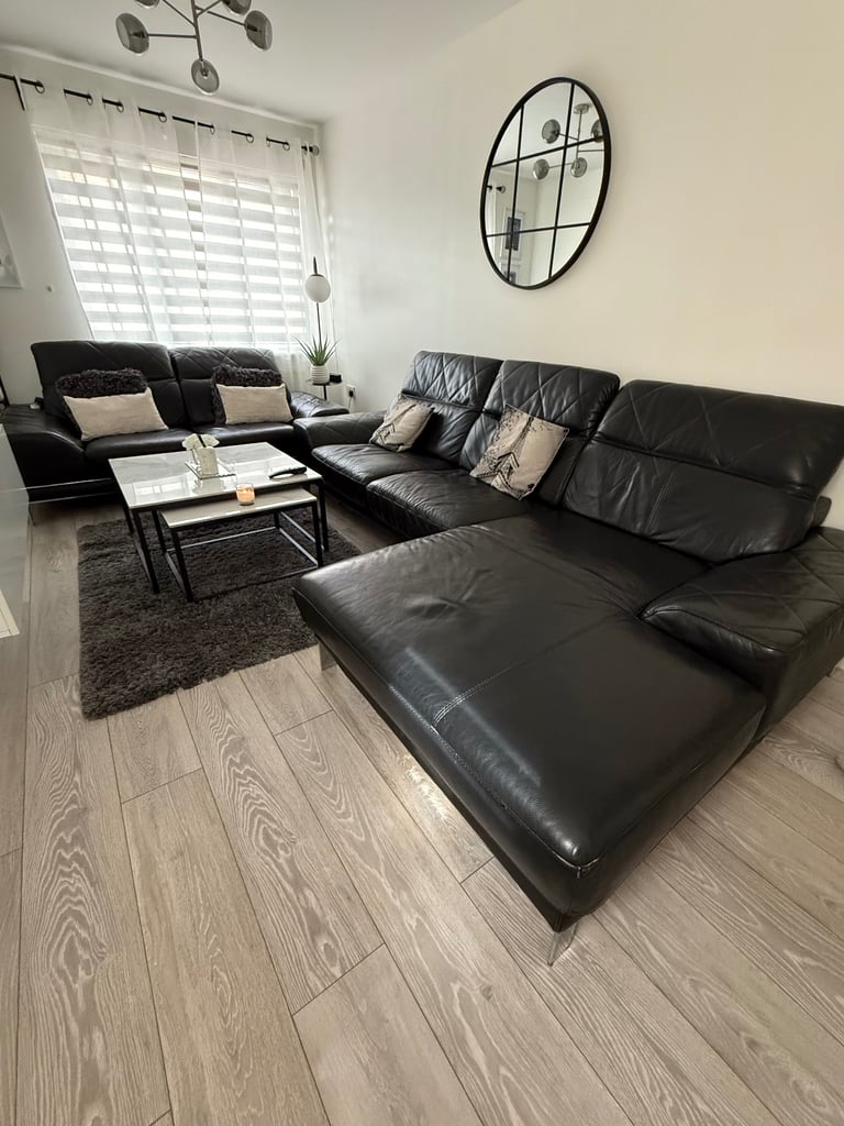 Black Leather Sofas’s DFS | in Romford, London | Gumtree