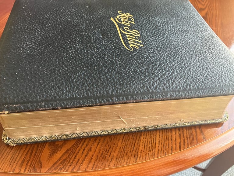 Large Holy Bible. | in Perth, Perth and Kinross | Gumtree