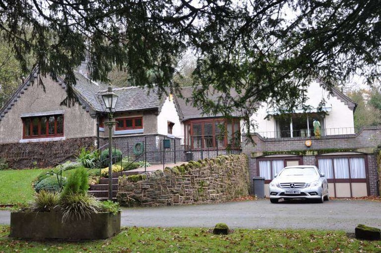 SMALL DOUBLE ROOM BILLS INC M1 J28 - NG16 / DE55 NEAR ALFRETON ...