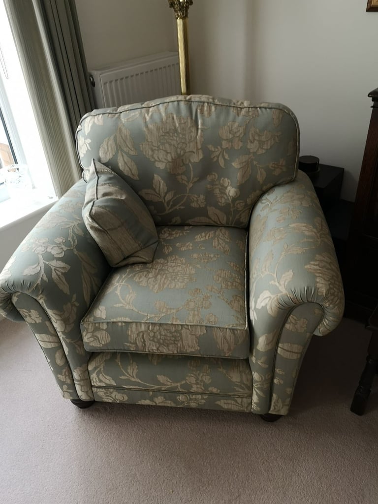 Beautiful contemporary lounge suite by Wade a quality British ...