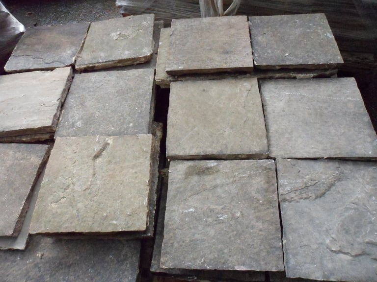 STONE FLAGS RECLAIMED NATURAL OLD STONE PAVERS SIZES 12INCHES SQUARE £3 ...