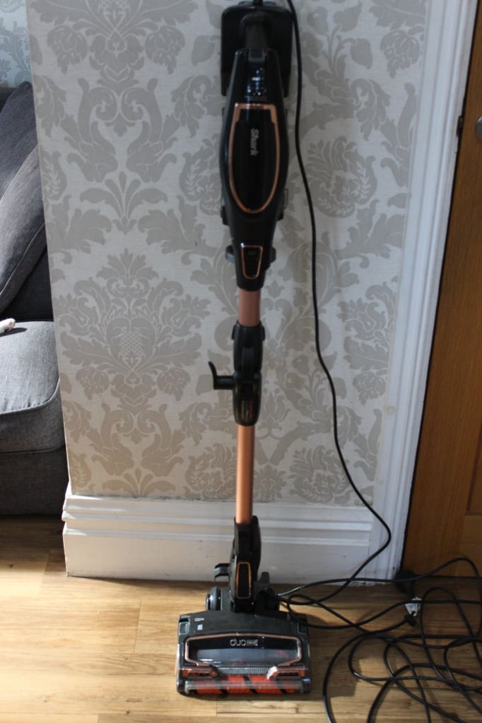 Shark Foldable Stick Vacuum With Duo Clean Head Cleaned/Serviced Great ...