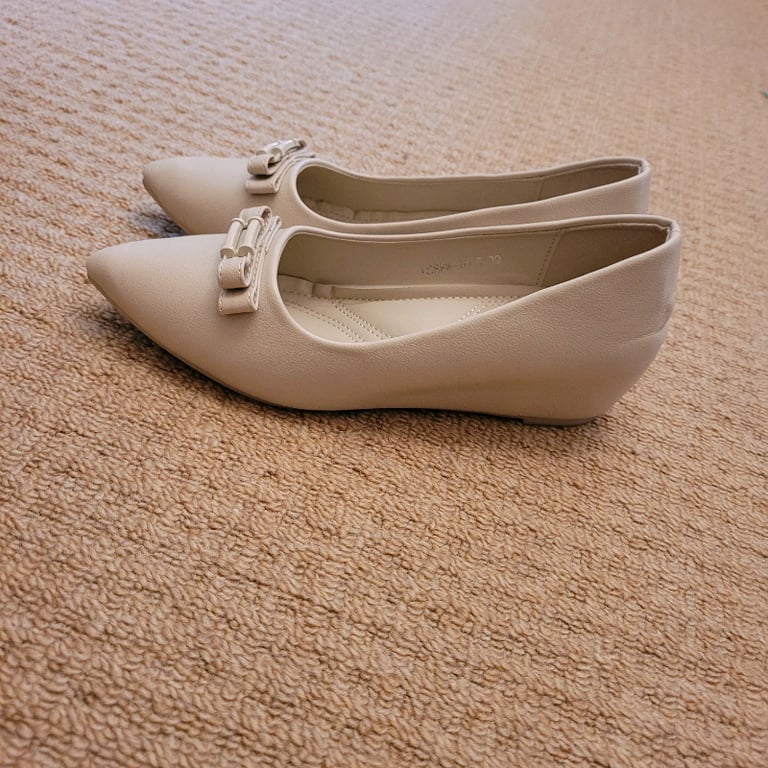 Pointed shoes with heels | in Maidenhead, Berkshire | Gumtree
