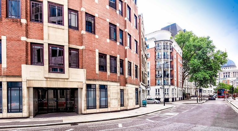 Private Offices From 3 to 95 Desks in St Paul's EC1A - Spaces with All ...
