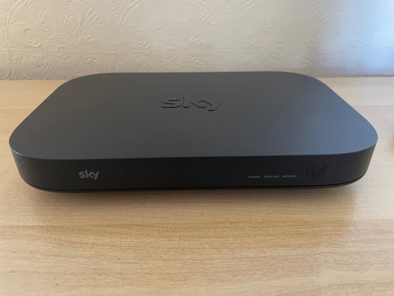 Sky Q Hub Wireless Router WiFi Model ER115UK Dual Band Used With Power ...