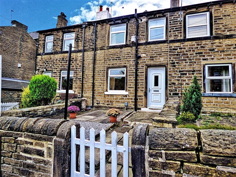 LOVELY 2 BEDROOM COTTAGE in NETHERTON, HUDDERSFIELD, HD4 - £650 PM ...