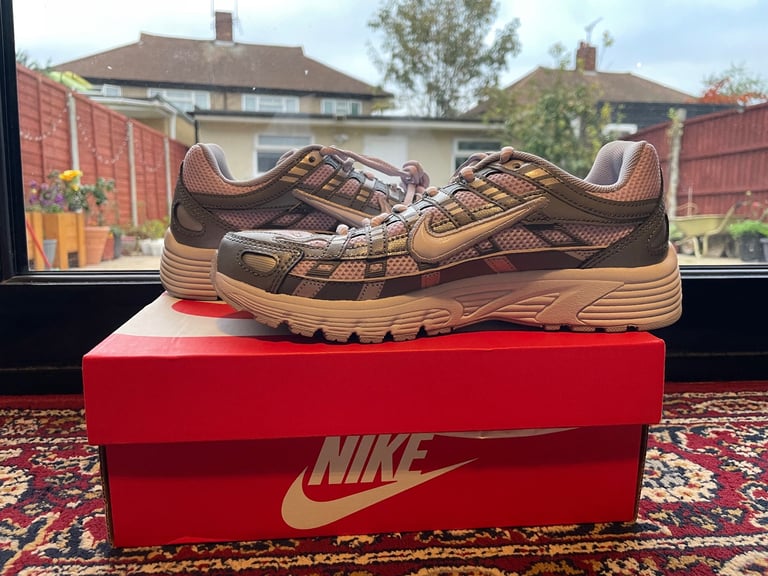Nike p6000 unsex in Doll/White/Smoke Grey/Metallic Silver | in ...