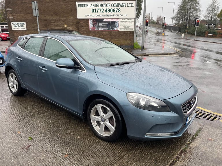 2013 Volvo V40 D3 SE 5DR 2.0 DIESEL HATCHBACK IN MET BLUE HATCHBACK ...