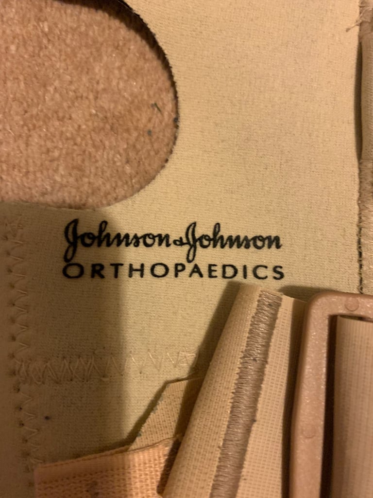 Johnson & Johnson Orthopaedic Knee Brace with Hinge – Excellent Support ...