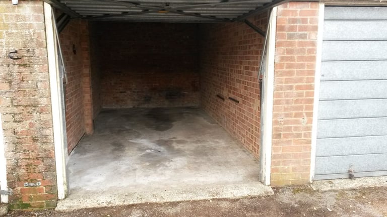 SECURE BRICK BUILT LOCK-UP GARAGE FOR RENT IN BASINGSTOKE RG21, 24/7 ...