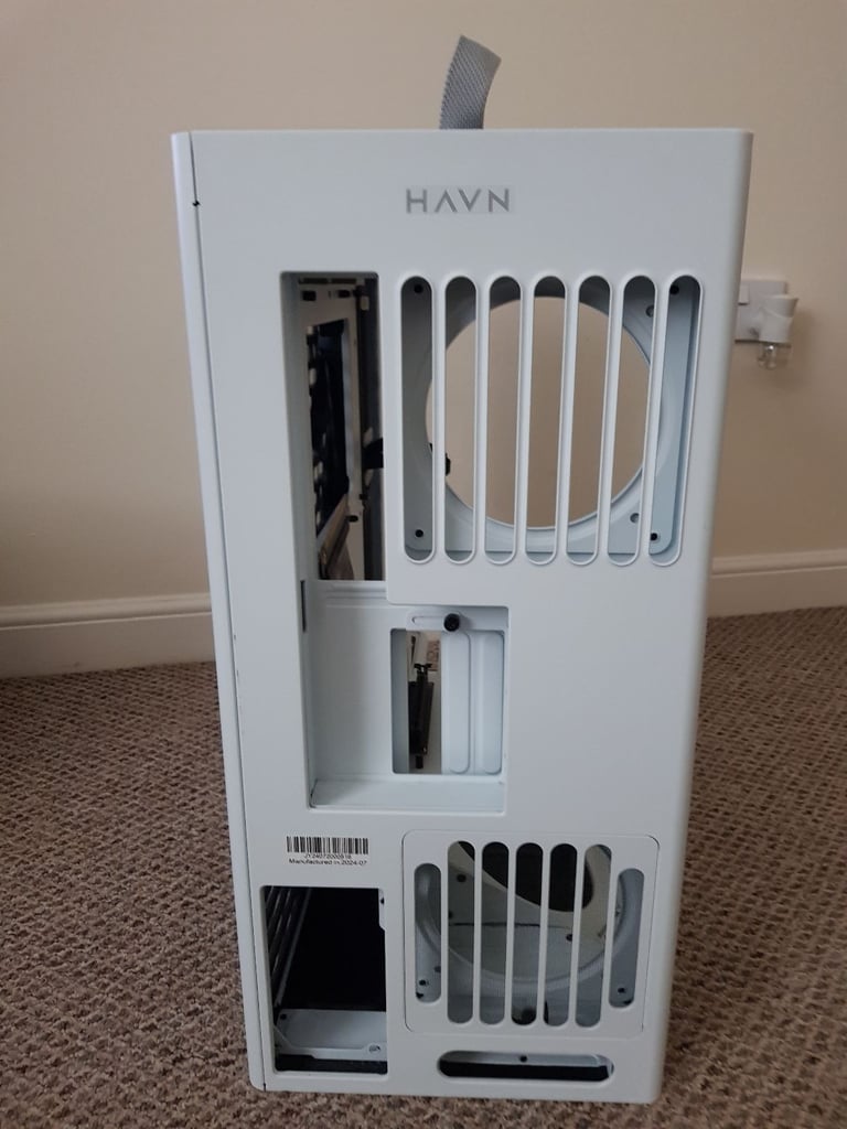 HAVN HS 420 VGPU Premium Mid Tower Case | in Fettes, Edinburgh | Gumtree