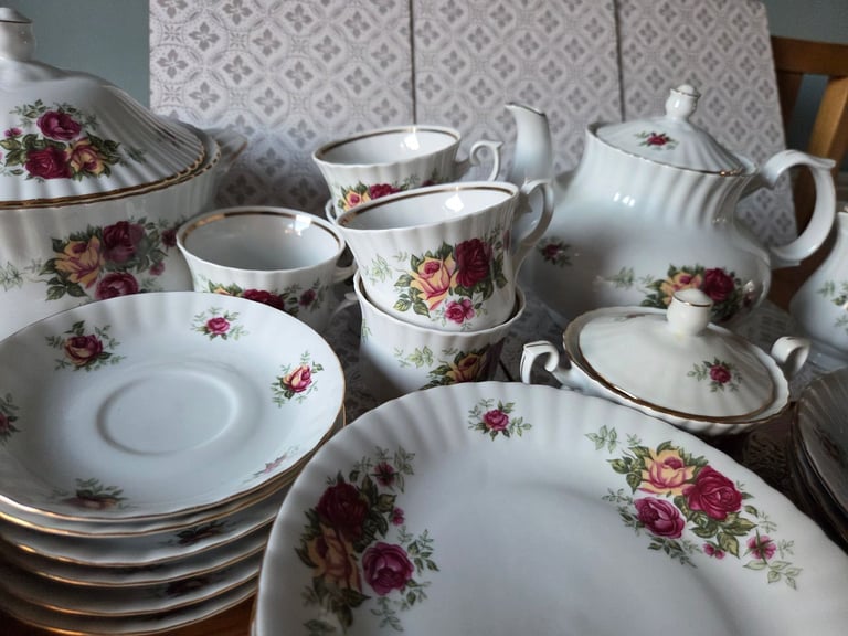 Beautiful chinaware | in Kingsbury, London | Gumtree