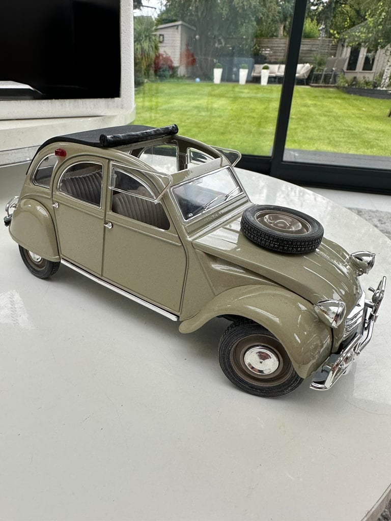1/18 Vintage Citroen 2CV Raid 1966 ,Boxed Die Cast Model Car , Rare ...
