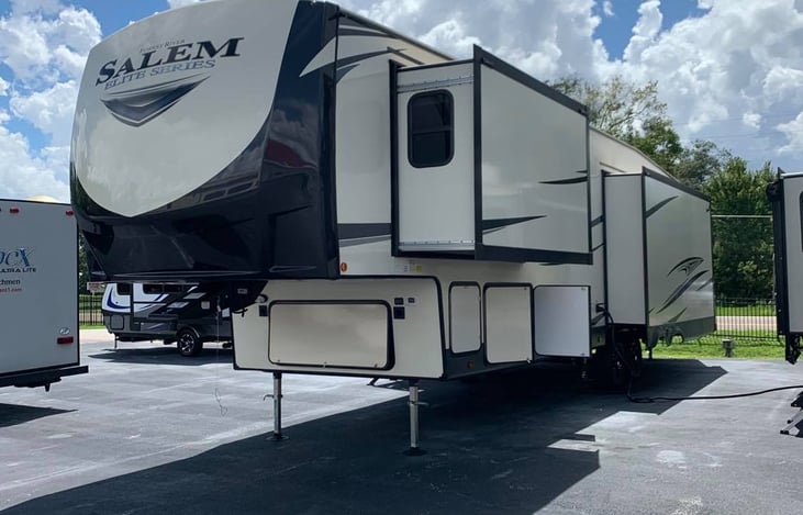 39 Foot Camping Dream | RVshare