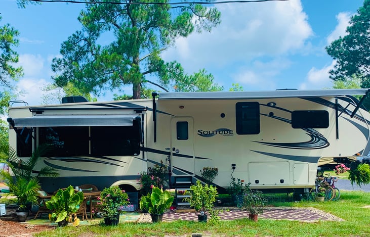 2020 Solitude 377MBS R | RVshare