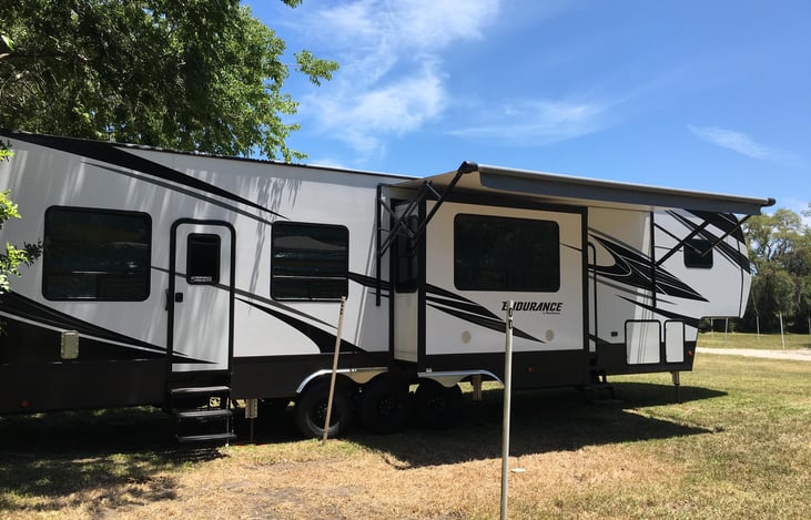39.0 Endurance 3556 Fifth Wheel | RVshare