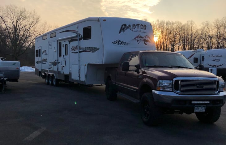 40.0 Raptor 3712TS Fifth Wheel | RVshare