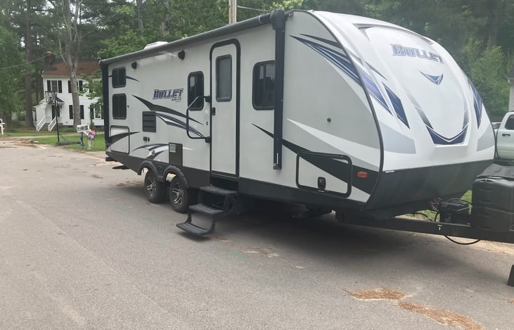 28.0 Bullet 243BHS Travel Trailer | RVshare