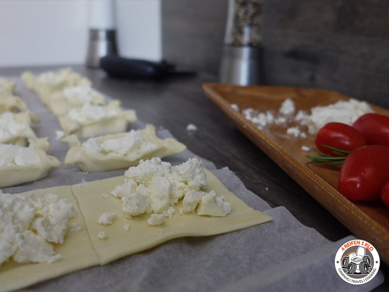 Blätterteig-Ecken - Fingerfood aus dem Campingbackofen | 4 REIFEN 1 KLO
