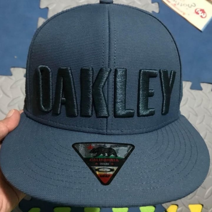 Oakley Turquoise Cap Review | abillion