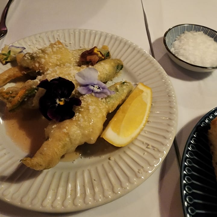 Bootleg Italian Paddington, Australia Zucchini Flowers Review | abillion