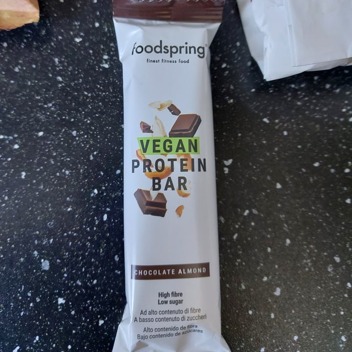 Foodspring Vegan Protein Bar Chocolate Almond Review | abillion