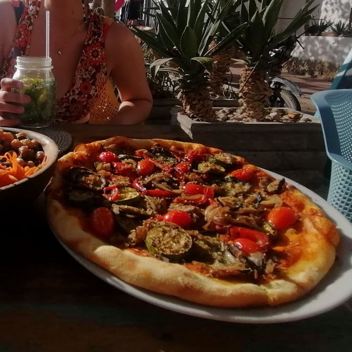 Restaurant Windy Bay Agadir, Morocco Pizza Vegetariana Review | abillion
