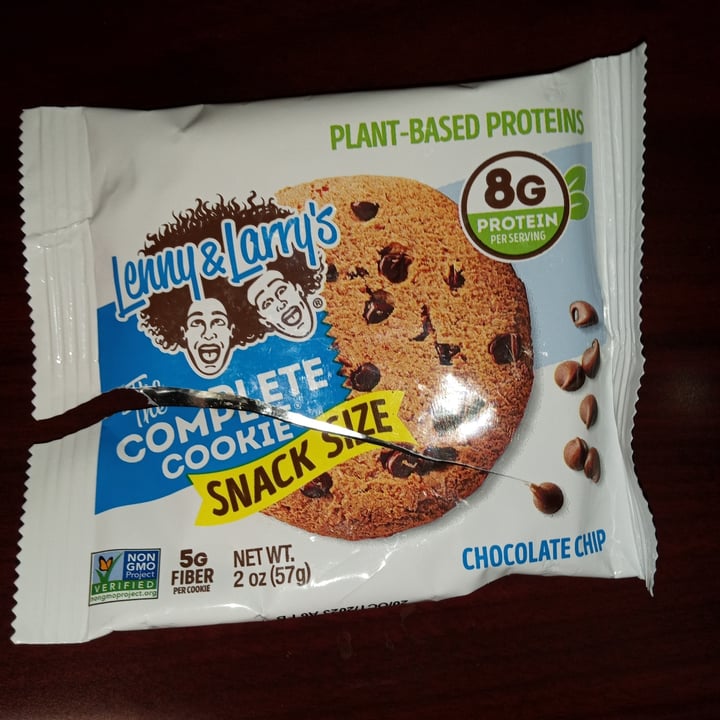 Lenny & Larry’s Chocolate Chip Snack Size Cookie Review | abillion