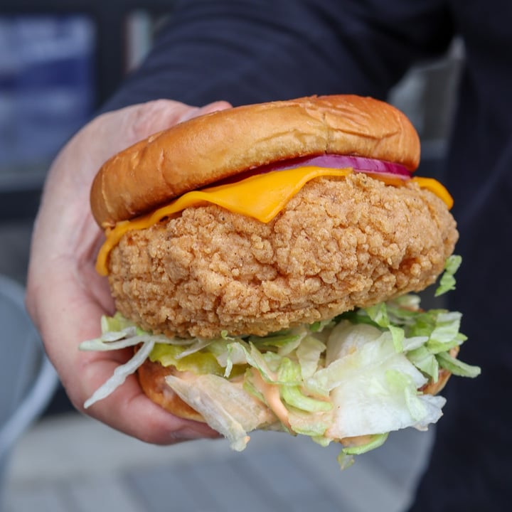 Burgeezy Riverside, Indianapolis, United States Crispy Chick'n ...