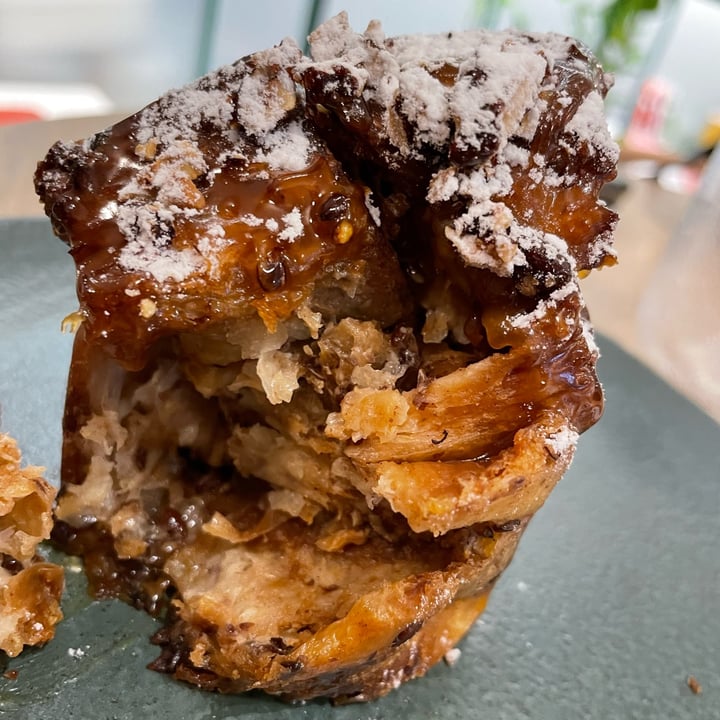 Holy Llama Imittos, Greece Porridge caramel cruffin Review | abillion