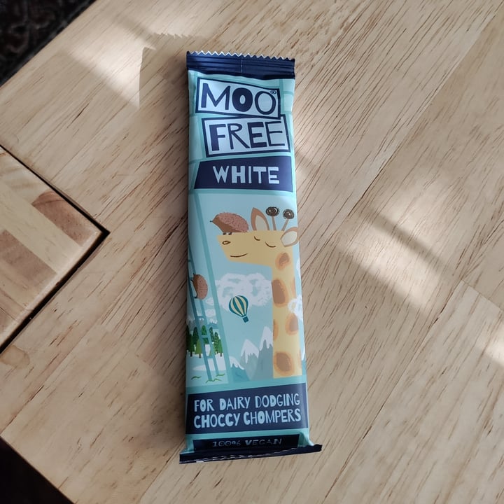 Moo Free White Chocolate bar Review | abillion