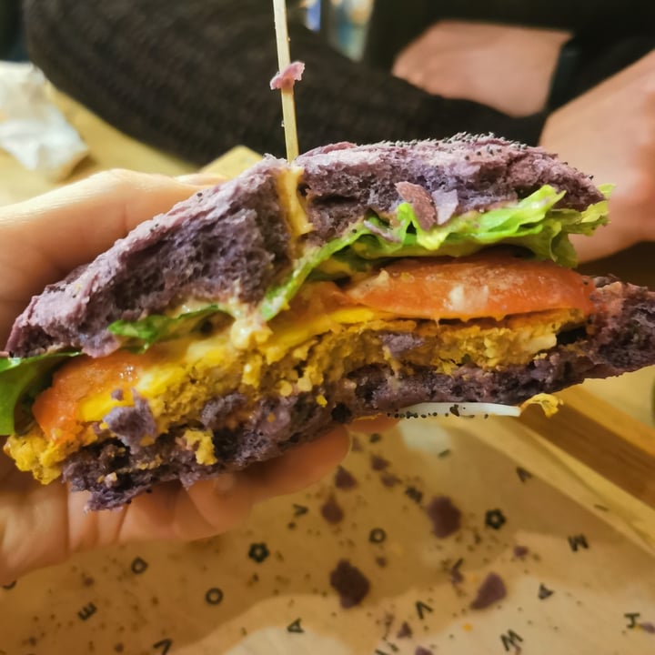 Flower Burger Torino, Italy purple Cheesy Review | abillion