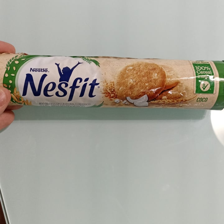 Nestlé Bolacha Nesfit de Côco Review | abillion