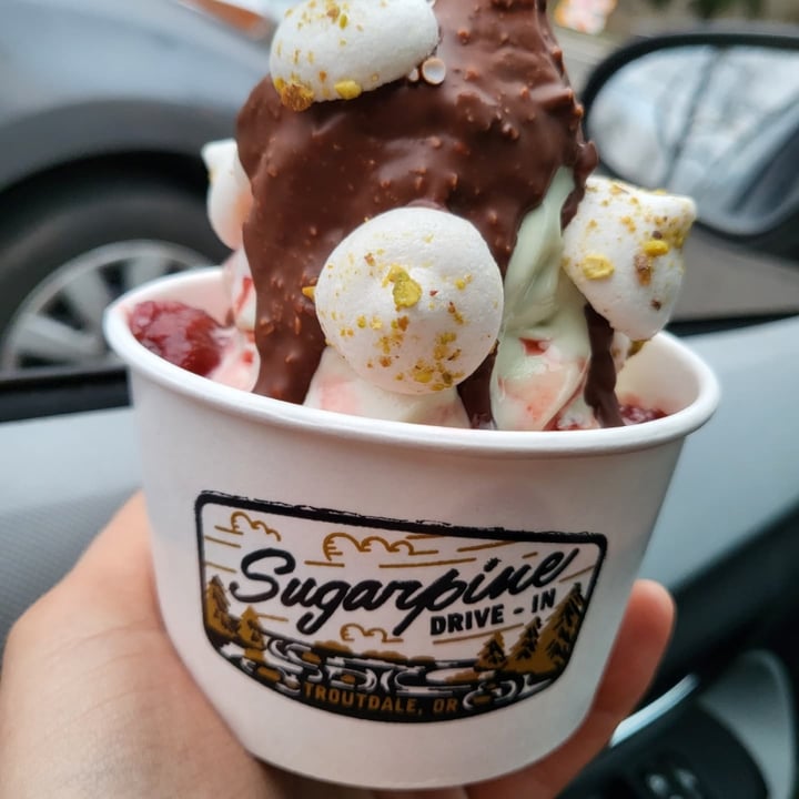 Sugarpine Drive-In Troutdale, United States spumoni sundae Review ...